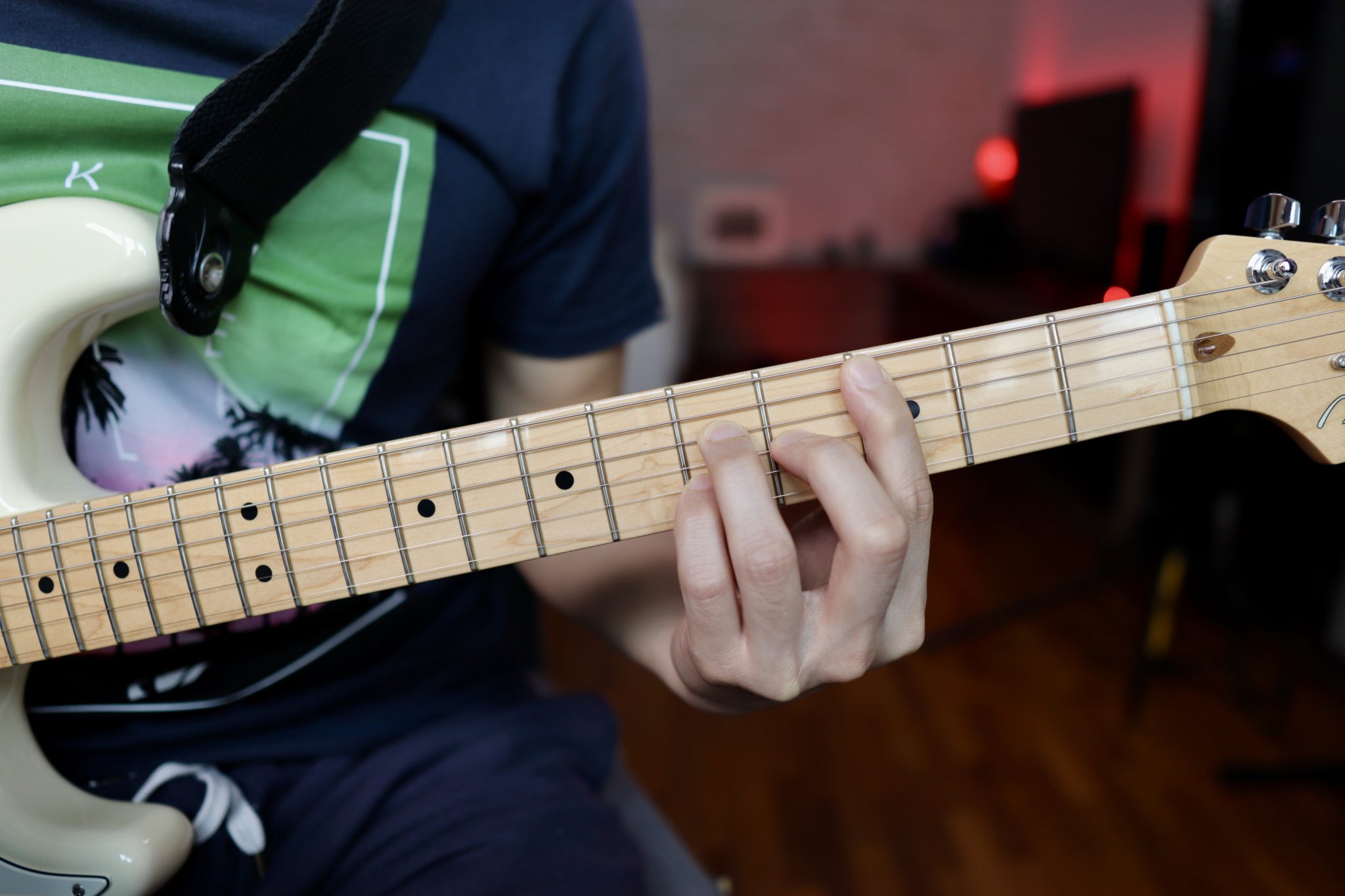5 Must-Know Fretting Techniques For Beginner Guitarists – Liberty Park ...