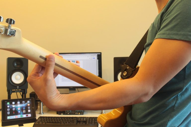 5 Must-Know Fretting Techniques For Beginner Guitarists – Liberty Park ...